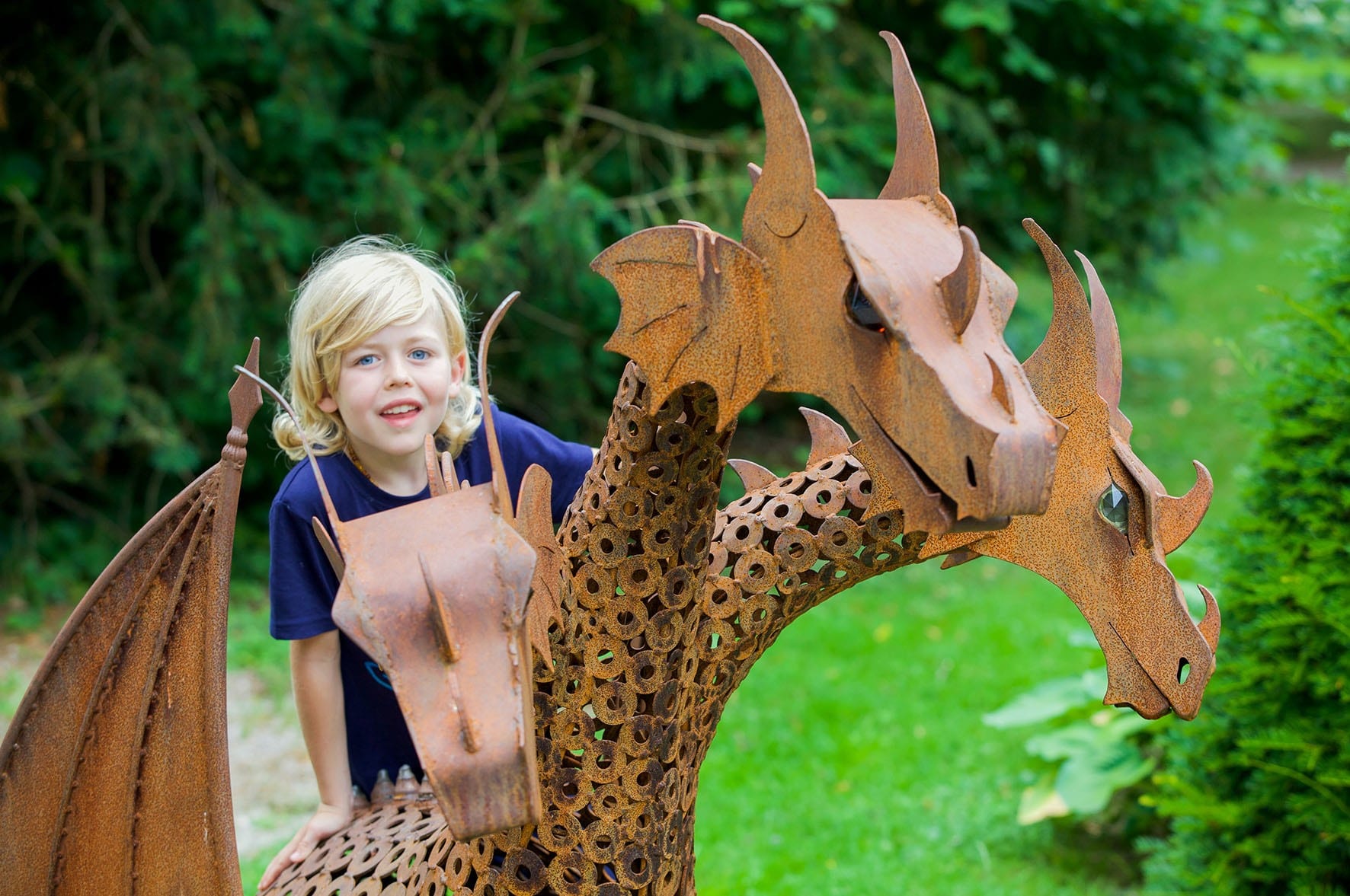 Faszinierende Wesen aus Metall im Kurpark Bad Hall - SIMsKultur