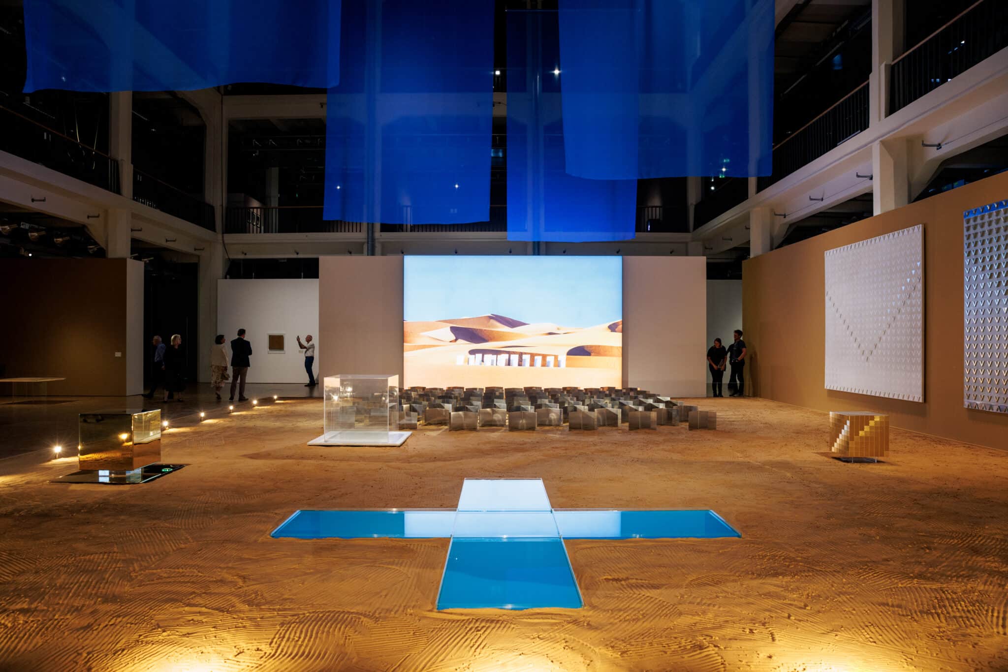 ZKM | Zentrum für Kunst und Medien Karlsruhe: Licht in allen Facetten: Mack im ZKM - SIMsKultur