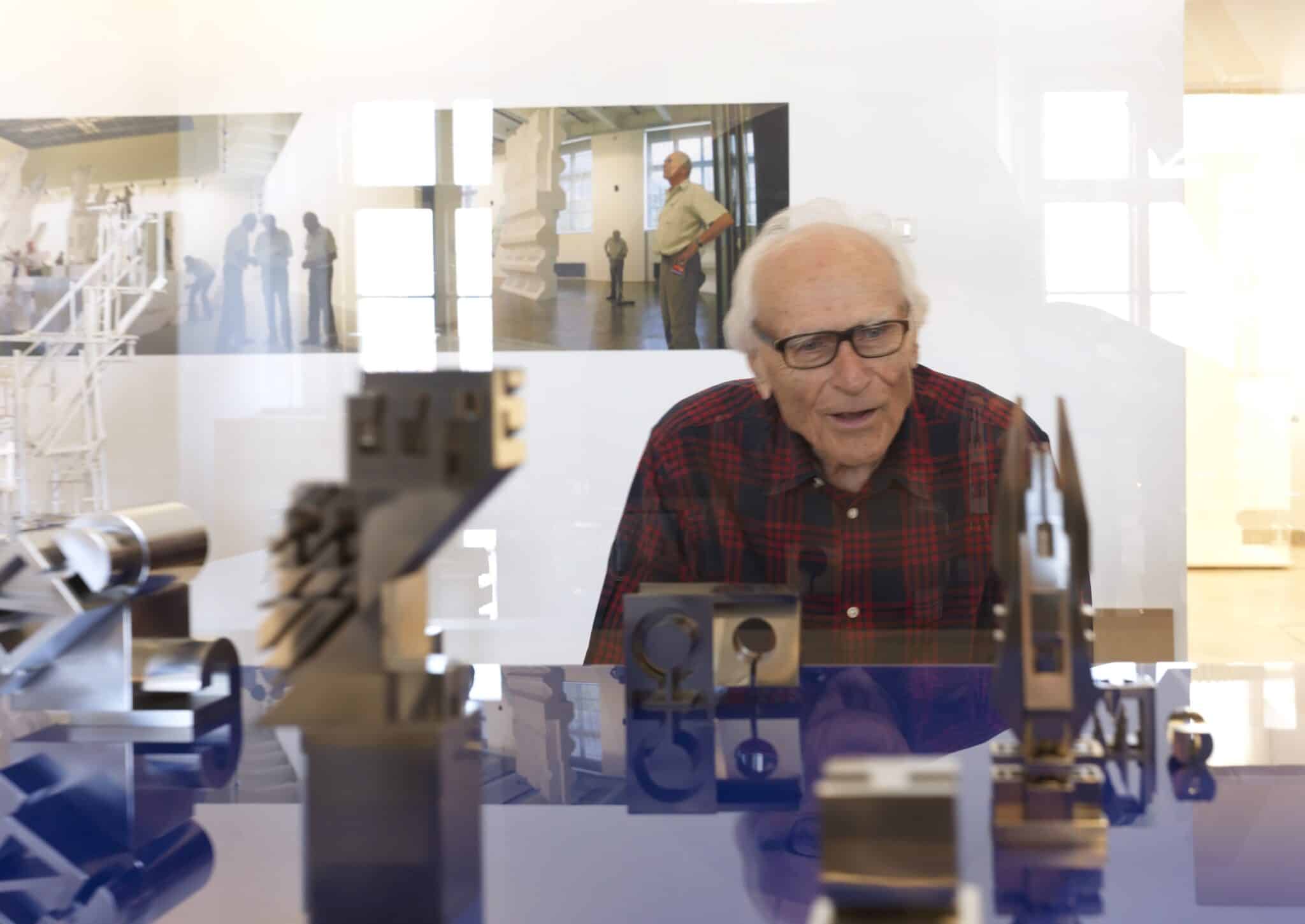 Schlossmuseum Linz: Helmuth Gsöllpointner - Stahlstadt - SIMsKultur