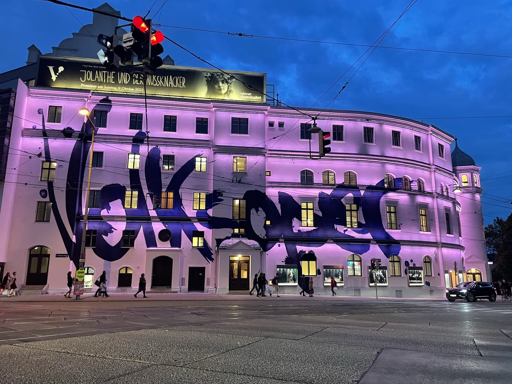 Volksoper Wien: The War of the Buttons - SIMsKultur